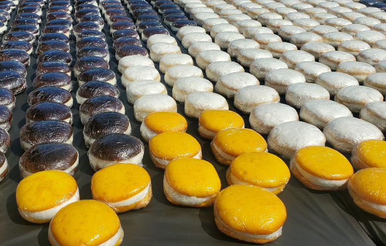 Longest line of whoopie pies | Guinness World Records