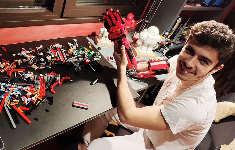 First functional LEGO® prosthetic arm | Guinness World Records