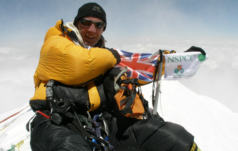 Greatest elevation separation visited on land | Guinness World Records