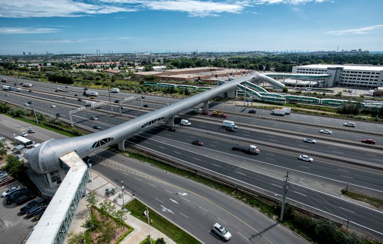 Longest enclosed pedestrian bridge | Guinness World Records