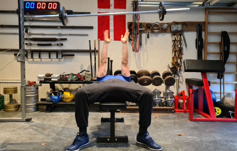 Most bench press with claps in one minute | Guinness World Records