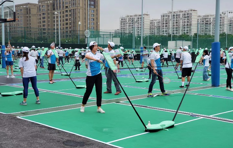 Most pairs performing a badminton rally simultaneously | Guinness World ...