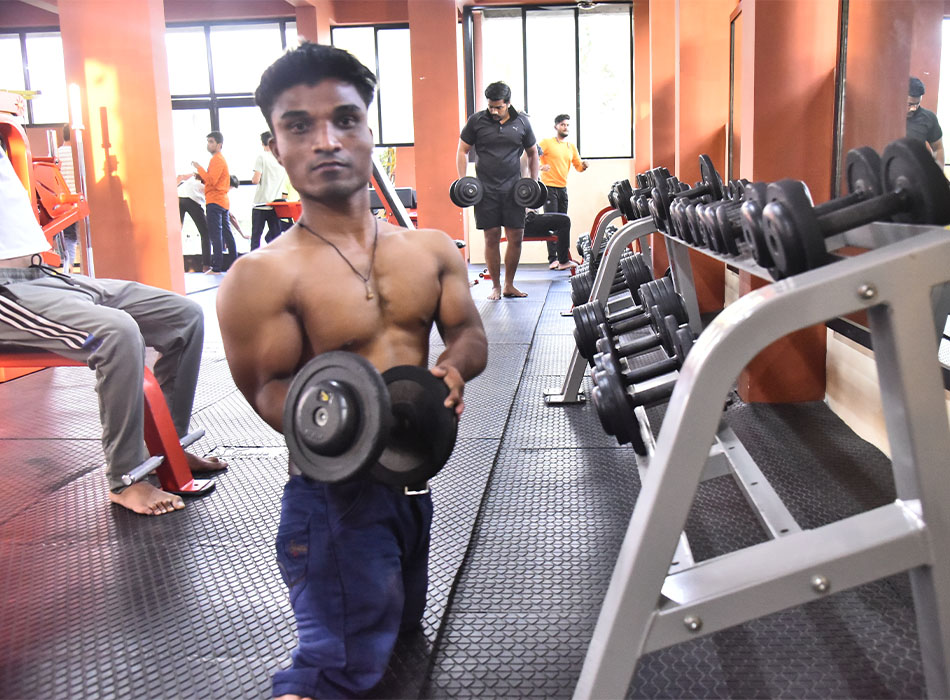 Shortest competitive bodybuilder (male) | Guinness World Records