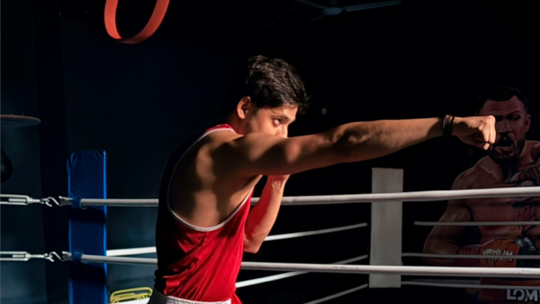 Most full extension punches in one minute (male) | Guinness World Records