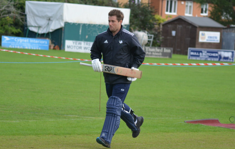 Most cricket runs between the wickets in 12 hours (team) | Guinness ...