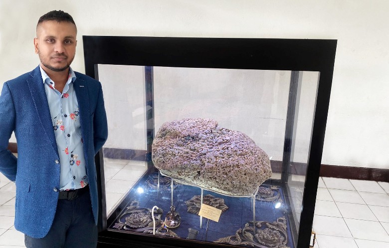 Largest sapphire aggregate | Guinness World Records