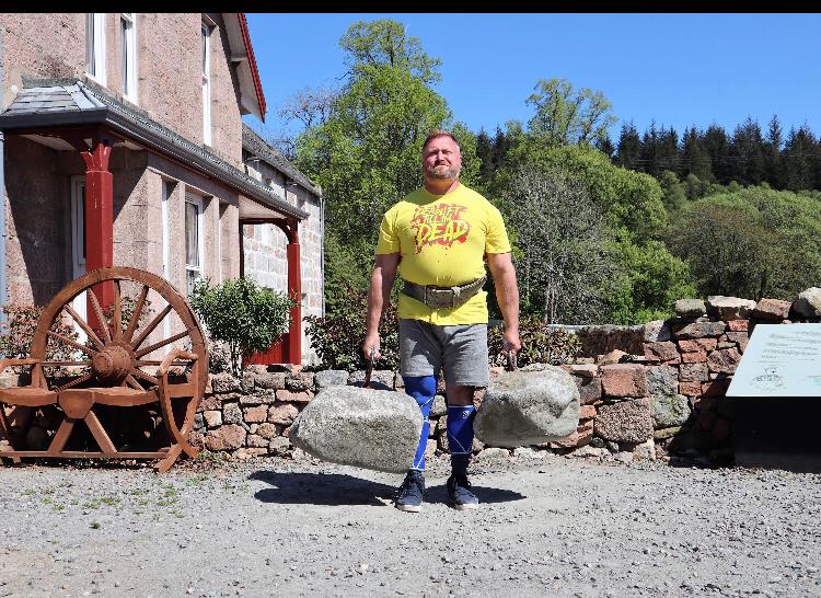 Longest duration Dinnie Stone hold | Guinness World Records