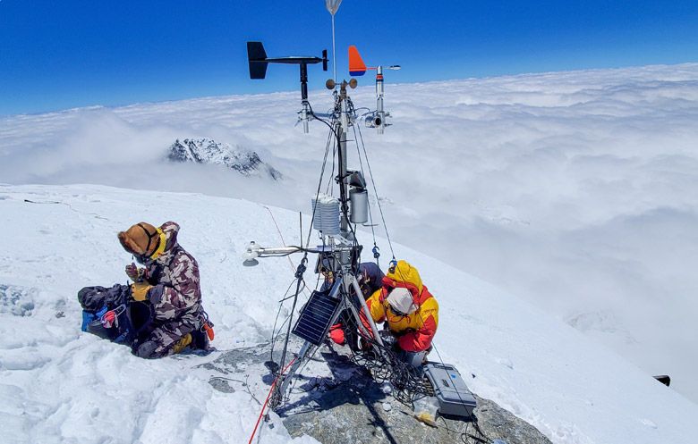 Highest altitude weather station on land | Guinness World Records
