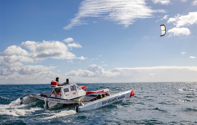 Fastest solo kiteboating crossing of the Atlantic | Guinness World Records