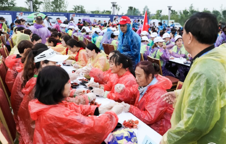 Largest crayfish tasting event | Guinness World Records