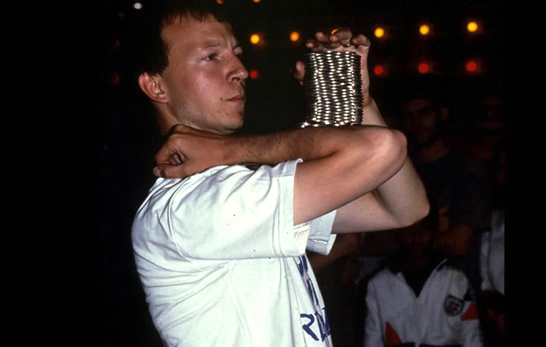 Most coins snatched off the elbow | Guinness World Records