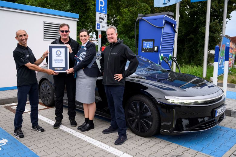 Longest journey by an electric car on a single charge | Guinness World ...