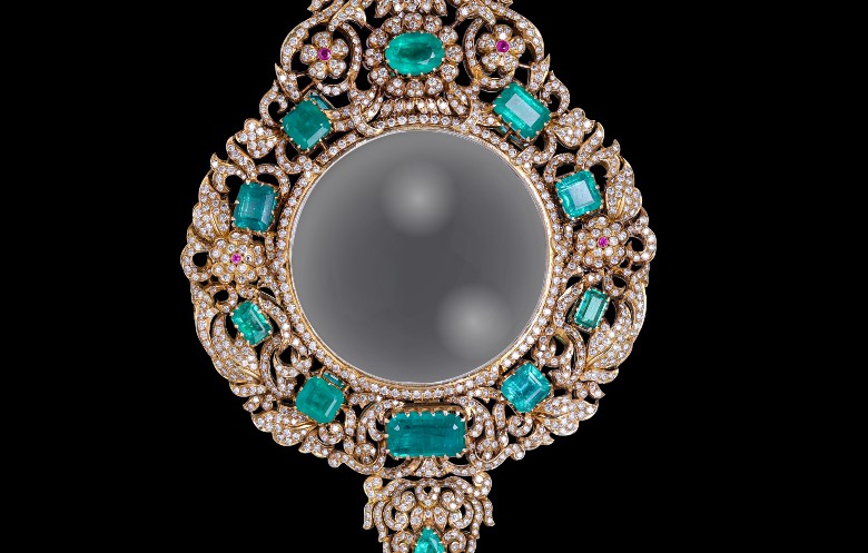 Most expensive magnifying glass | Guinness World Records