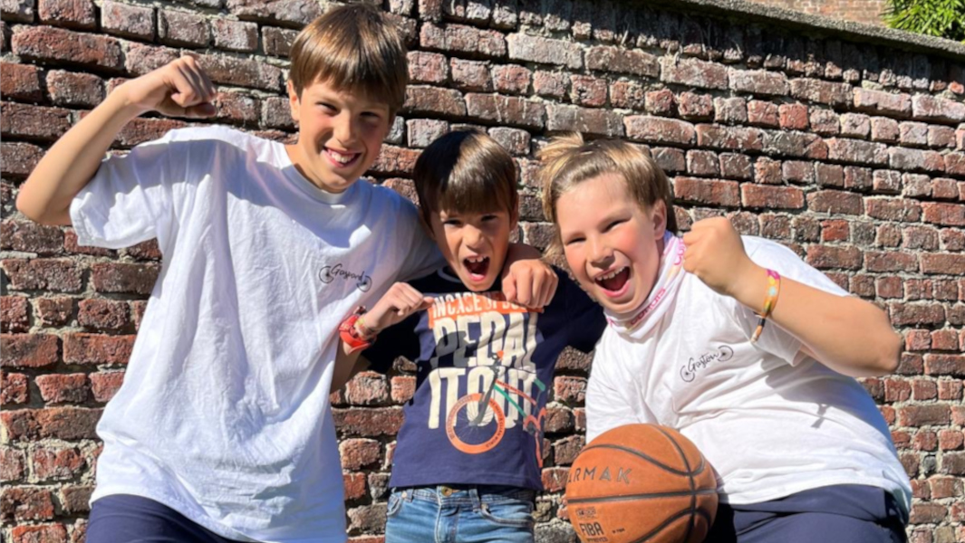 Most basketball passes in one minute by a team of two (Under 16s ...