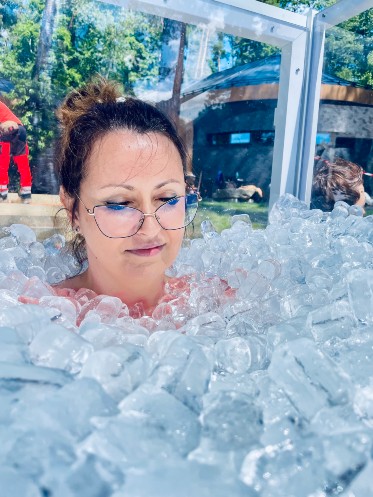 Longest duration full body contact with ice (female) | Guinness World ...