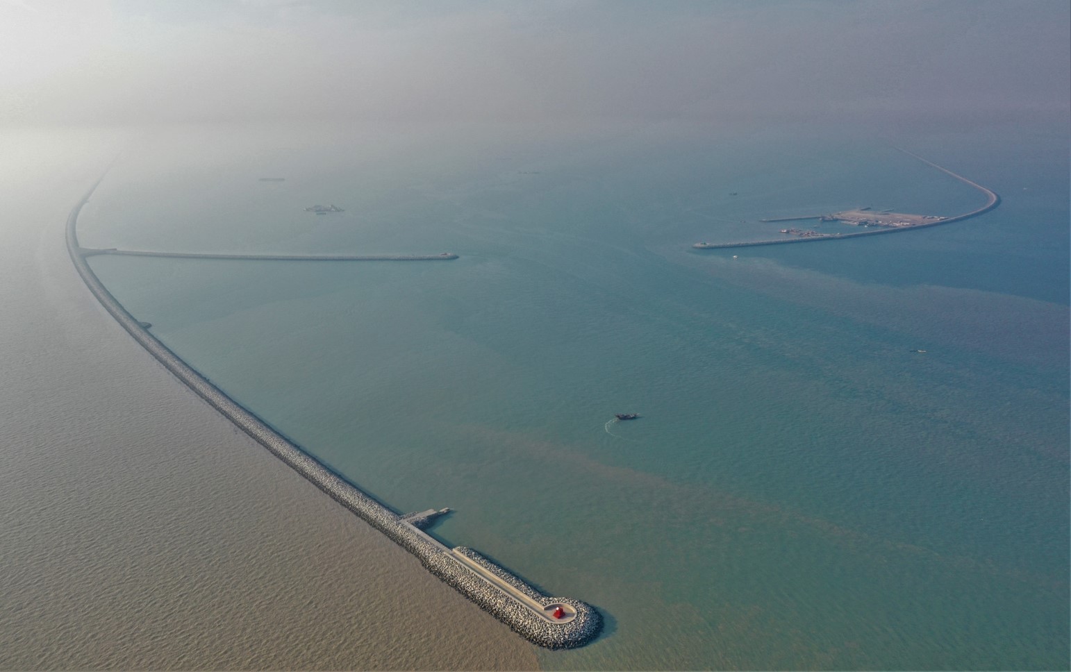 Longest breakwater | Guinness World Records