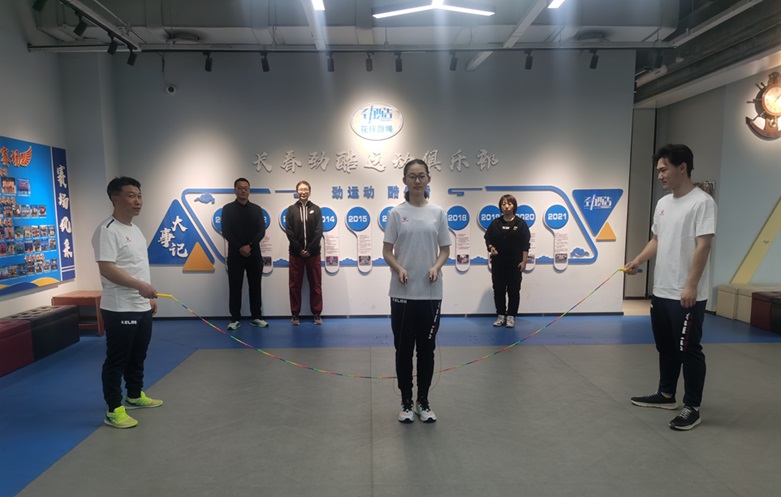 Most double under skips whilst jumping long rope simultaneously in ...