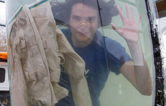 Fastest escape from a straitjacket underwater | Guinness World Records