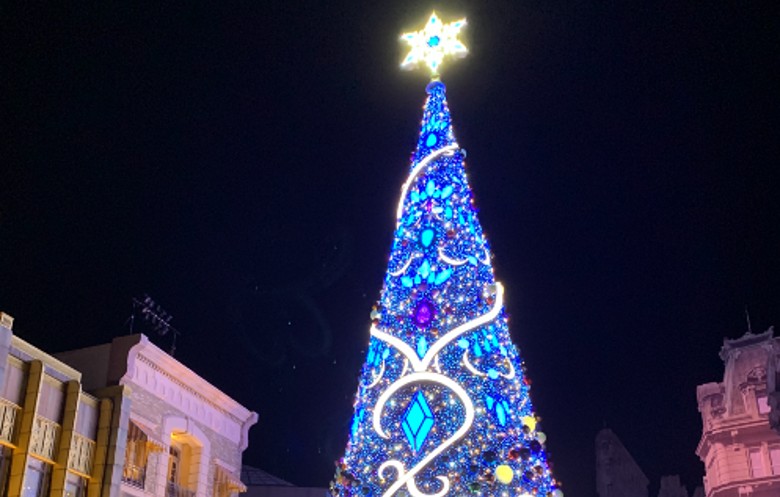 Most lights on an artificial Christmas tree | Guinness World Records