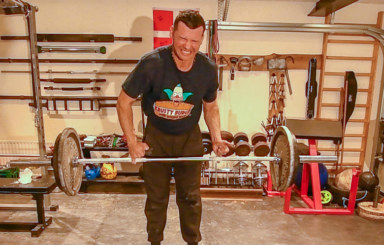 Heaviest weight lifted with little fingers (male) | Guinness World Records