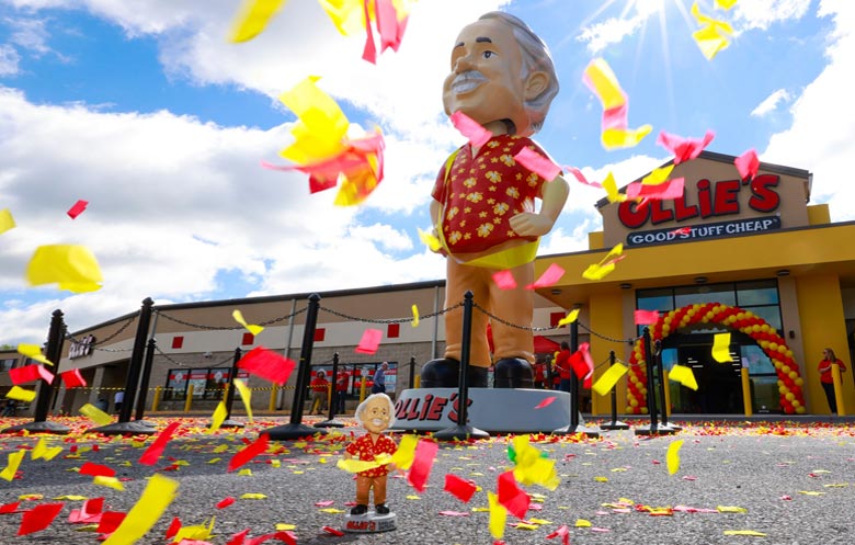 Largest bobblehead | Guinness World Records