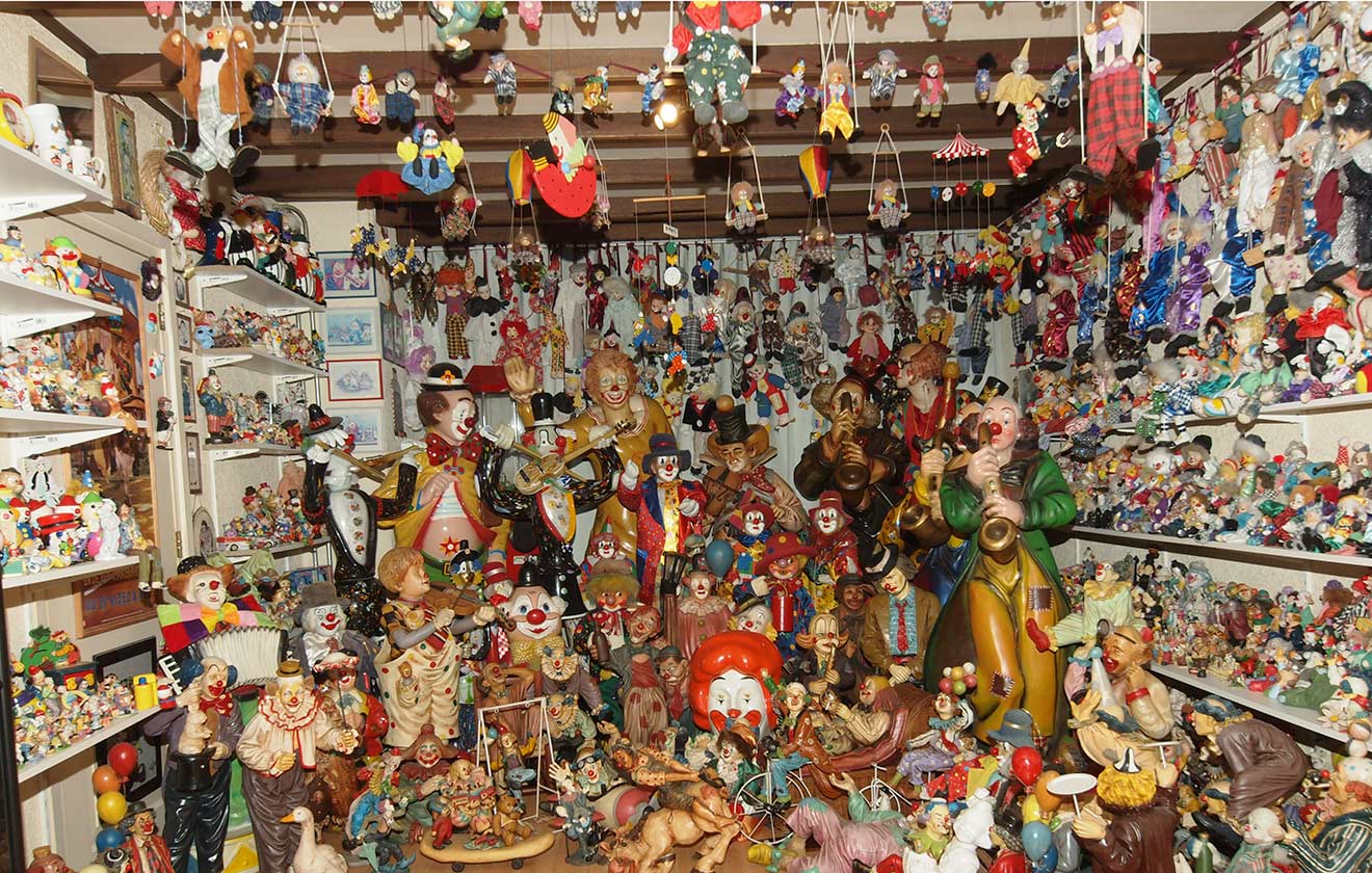 Largest collection of clown related items | Guinness World Records