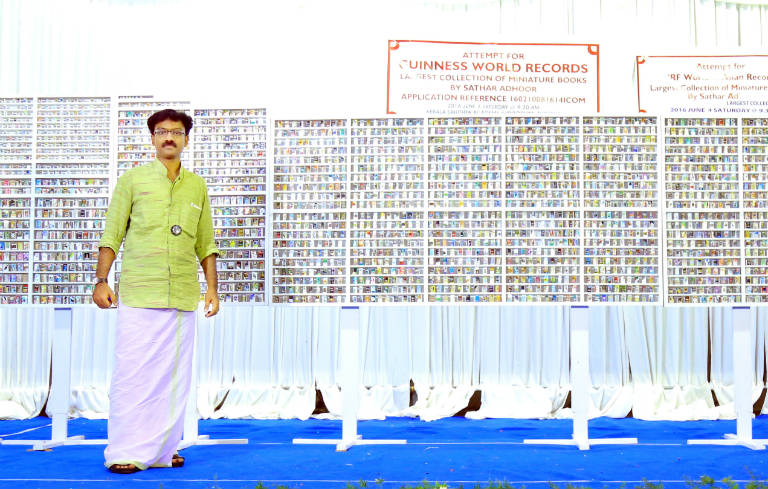 Largest collection of miniature books | Guinness World Records
