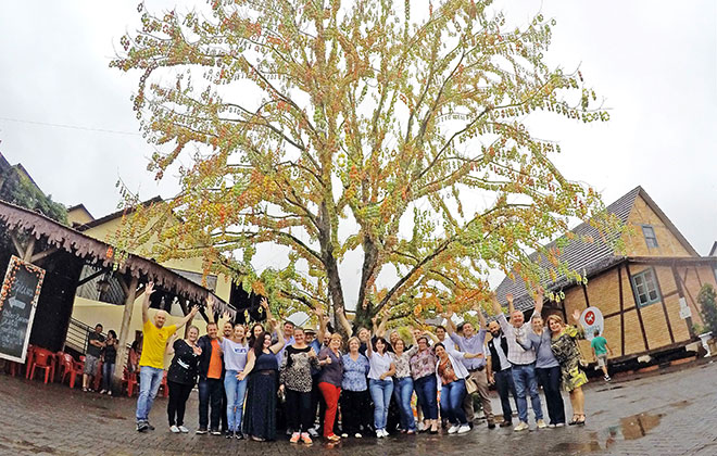 Largest Easter egg tree | Guinness World Records