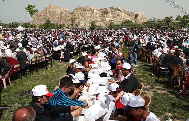 Largest full breakfast (attendance) | Guinness World Records