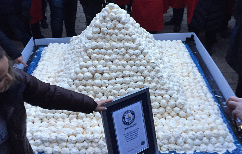 Largest ice cream scoop pyramid | Guinness World Records
