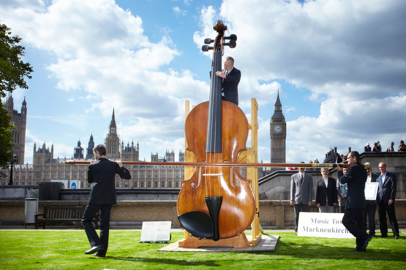Largest violin | Guinness World Records