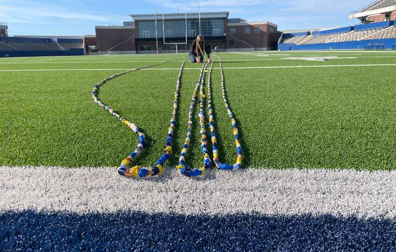 Longest friendship bracelet | Guinness World Records