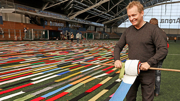 Longest knitted scarf - individual | Guinness World Records