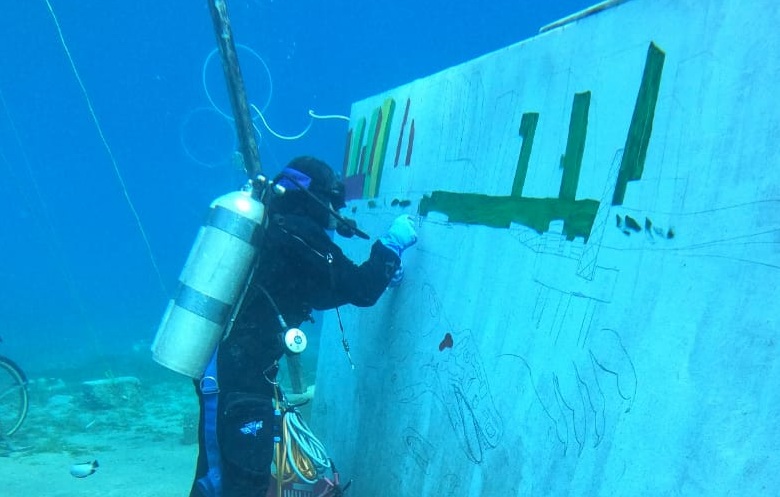 Longest open saltwater SCUBA dive (male) | Guinness World Records