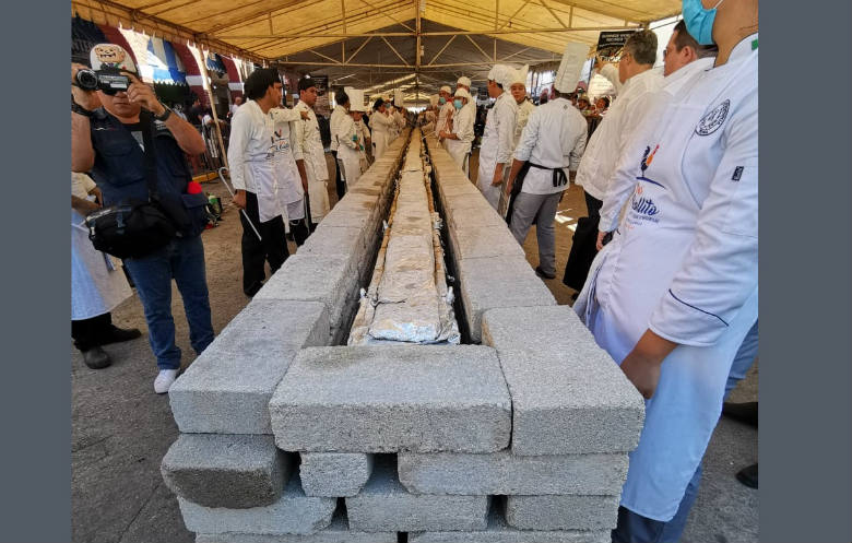 Longest steamed corn flour cake | Guinness World Records