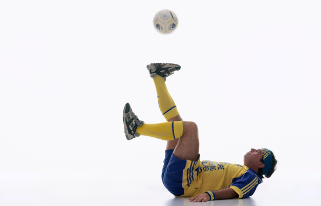 Longest time controlling a football with the head | Guinness World Records