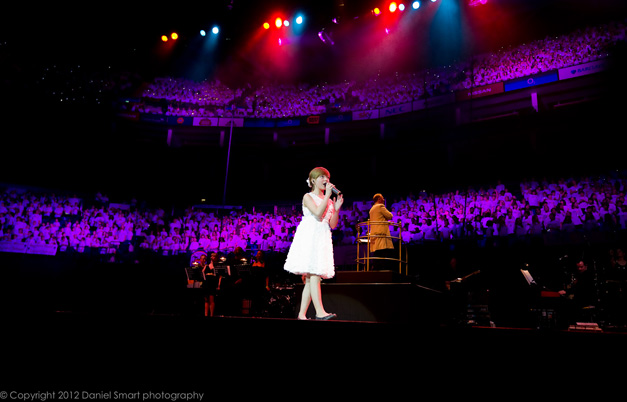 Most backing singers to one vocalist | Guinness World Records