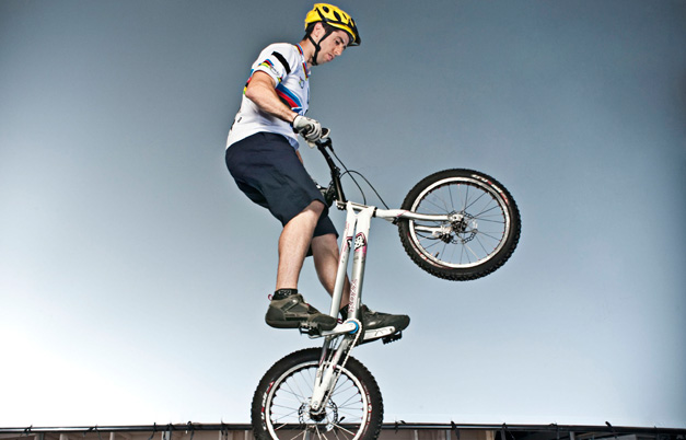 Most bars jumped on the back wheel of a trial bike | Guinness World Records
