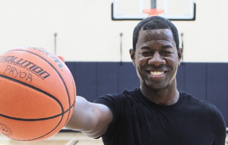 Most basketball three pointers in one minute | Guinness World Records