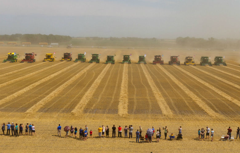 Worlds Largest Combine The Largest Combine Harvester In The World #Us