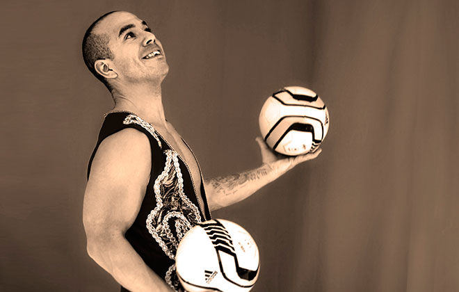 Most footballs juggled simultaneously by an individual | Guinness World ...