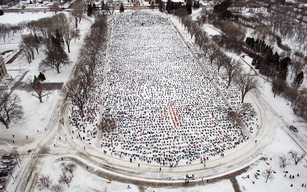 Most people making snow angels simultaneously | Guinness World Records