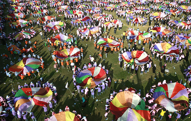 Most people playing parachute | Guinness World Records