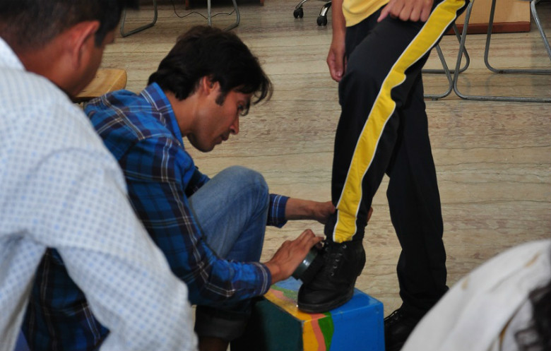 Most shoes shined in eight hours (individual) | Guinness World Records